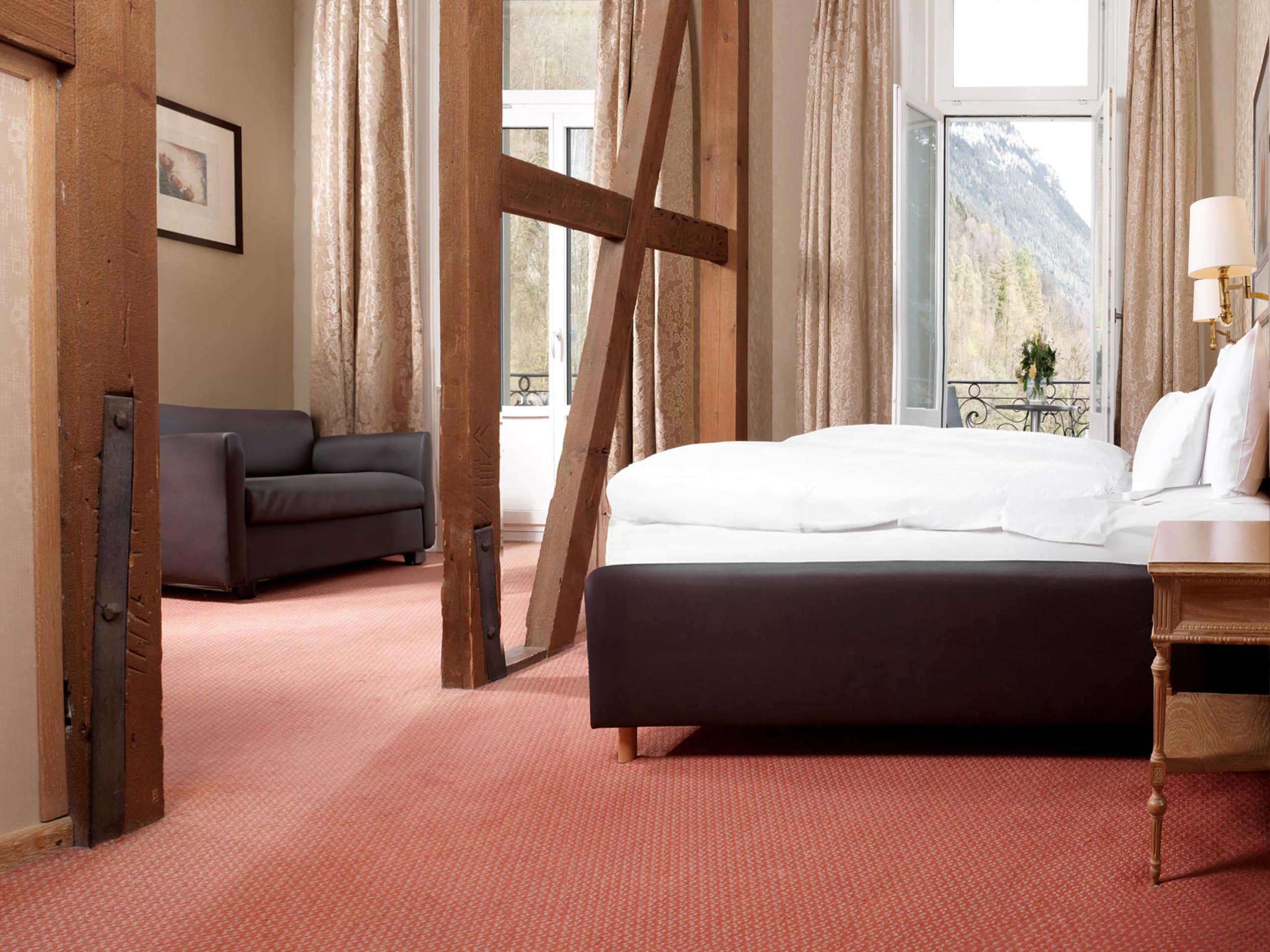 Junior Suite mit Balkon - GRAND BEAU-RIVAGE Interlaken